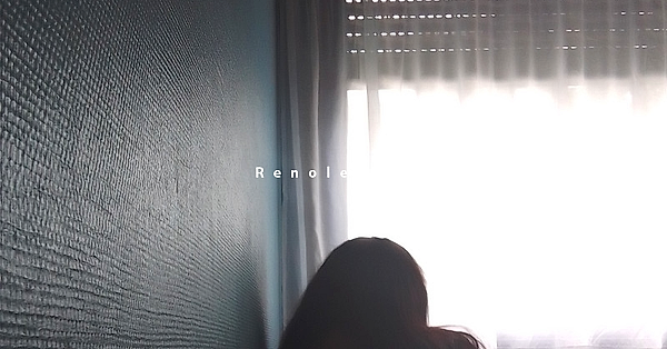 Fille douce attentionné et aimable - Renole